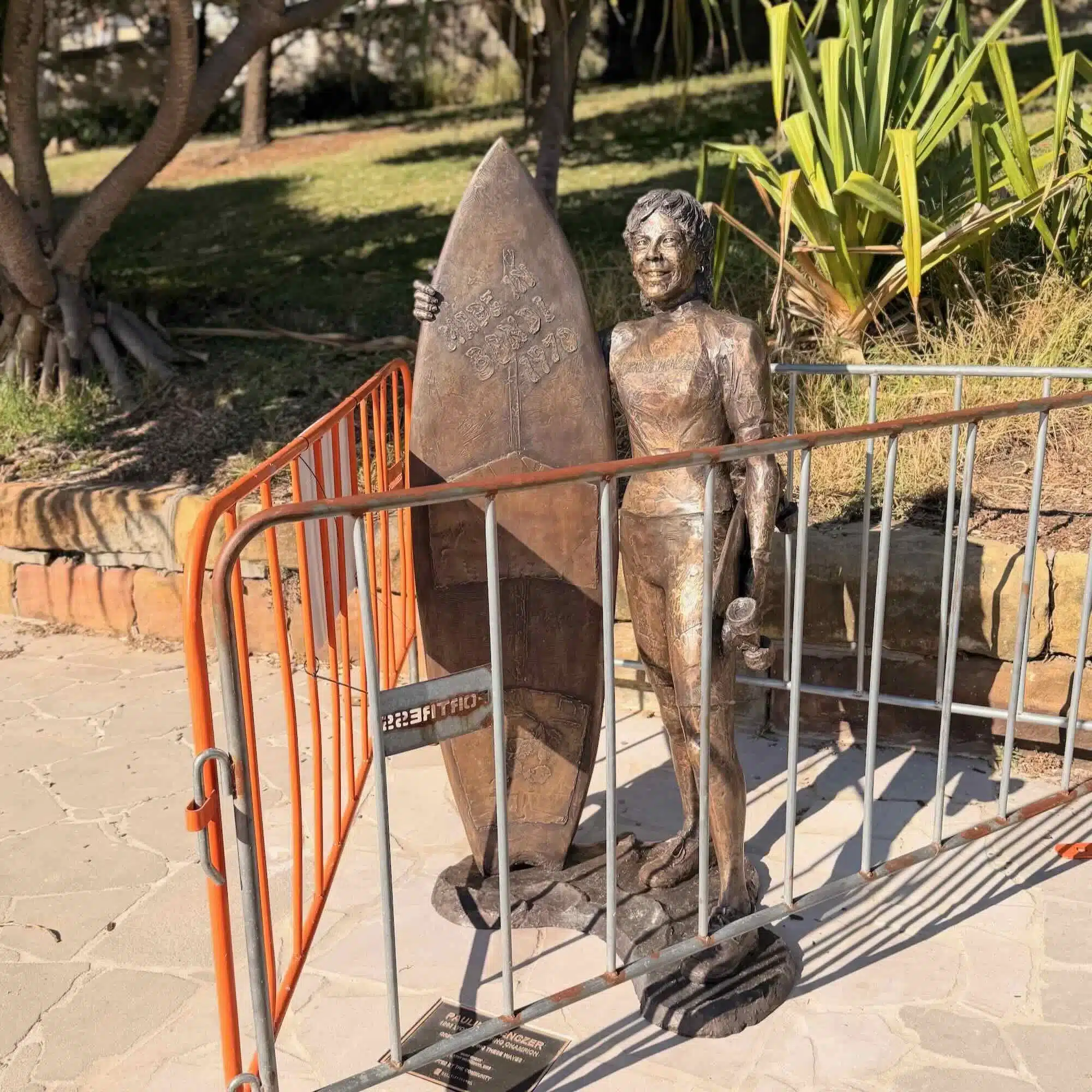 Pauline Menczer Statue | HELLO BONDI